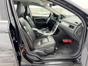 Melns Volvo XC70 2013 Rīga, ar dzinēja tilpumu 2.00 L un nobraukumu 301 tūkst. km par 9995 €, foto 19 vietnē AUTOMOTO.COM.LV