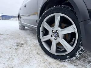 Melns Volvo XC70 2013 Rīga, ar dzinēja tilpumu 2.00 L un nobraukumu 301 tūkst. km par 9995 €, foto 22 vietnē AUTOMOTO.COM.LV