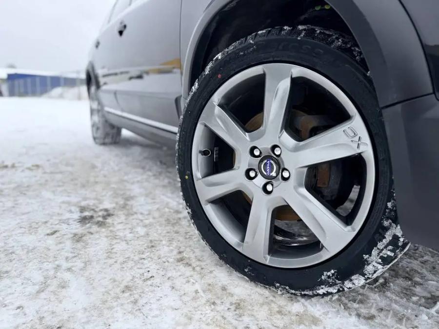 Melns Volvo XC70 2013 Rīga, ar dzinēja tilpumu 2.00 L un nobraukumu 301 tūkst. km par 9995 €, foto 22 vietnē AUTOMOTO.COM.LV