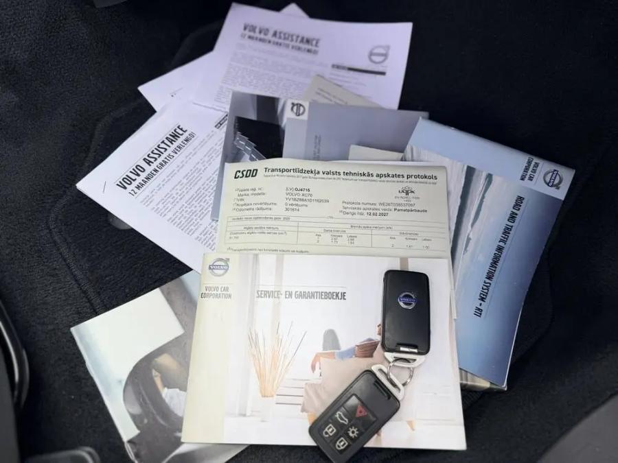 Melns Volvo XC70 2013 Rīga, ar dzinēja tilpumu 2.00 L un nobraukumu 301 tūkst. km par 9995 €, foto 24 vietnē AUTOMOTO.COM.LV