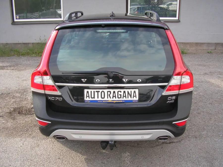 Melns Volvo XC70 2013 Sigulda, ar dzinēja tilpumu 2.40 L un nobraukumu 315 tūkst. km par 11950 €, foto 7 vietnē AUTOMOTO.COM.LV