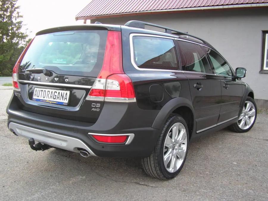 Melns Volvo XC70 2013 Sigulda, ar dzinēja tilpumu 2.40 L un nobraukumu 315 tūkst. km par 11950 €, foto 11 vietnē AUTOMOTO.COM.LV