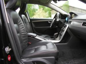 Melns Volvo XC70 2013 Sigulda, ar dzinēja tilpumu 2.40 L un nobraukumu 315 tūkst. km par 11950 €, foto 30 vietnē AUTOMOTO.COM.LV