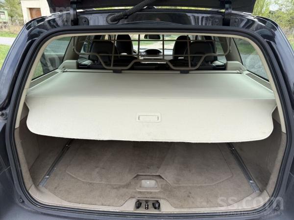 Black Volvo XC70 2013 in Riga, with an engine capacity of 2.40 L and mileage of 201 thousand km for 6500 €, photo 10 on AUTOMOTO.COM.LV