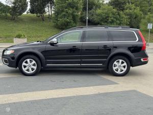 Black Volvo XC70 2013 in Jonava, with an engine capacity of 2.40 L and mileage of 312 thousand km for 10499 €, photo 8 on AUTOMOTO.COM.LV