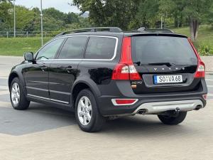 Black Volvo XC70 2013 in Jonava, with an engine capacity of 2.40 L and mileage of 312 thousand km for 10499 €, photo 10 on AUTOMOTO.COM.LV