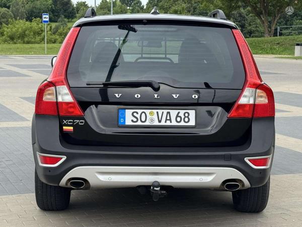 Black Volvo XC70 2013 in Jonava, with an engine capacity of 2.40 L and mileage of 312 thousand km for 10499 €, photo 10 on AUTOMOTO.COM.LV