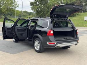 Black Volvo XC70 2013 in Jonava, with an engine capacity of 2.40 L and mileage of 312 thousand km for 10499 €, photo 31 on AUTOMOTO.COM.LV