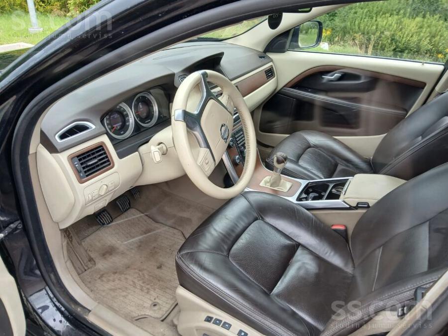 Melns Volvo XC70 2013 Ludza, ar dzinēja tilpumu 2.40 L un nobraukumu 204 tūkst. km par 8500 €, foto 5 vietnē AUTOMOTO.COM.LV