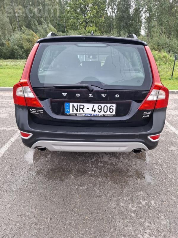 Melns Volvo XC70 2013 Aizkraukle, ar dzinēja tilpumu 2.40 L un nobraukumu 305 tūkst. km par 9300 €, foto 3 vietnē AUTOMOTO.COM.LV