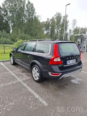 Melns Volvo XC70 2013 Aizkraukle, ar dzinēja tilpumu 2.40 L un nobraukumu 305 tūkst. km par 9300 €, foto 4 vietnē AUTOMOTO.COM.LV