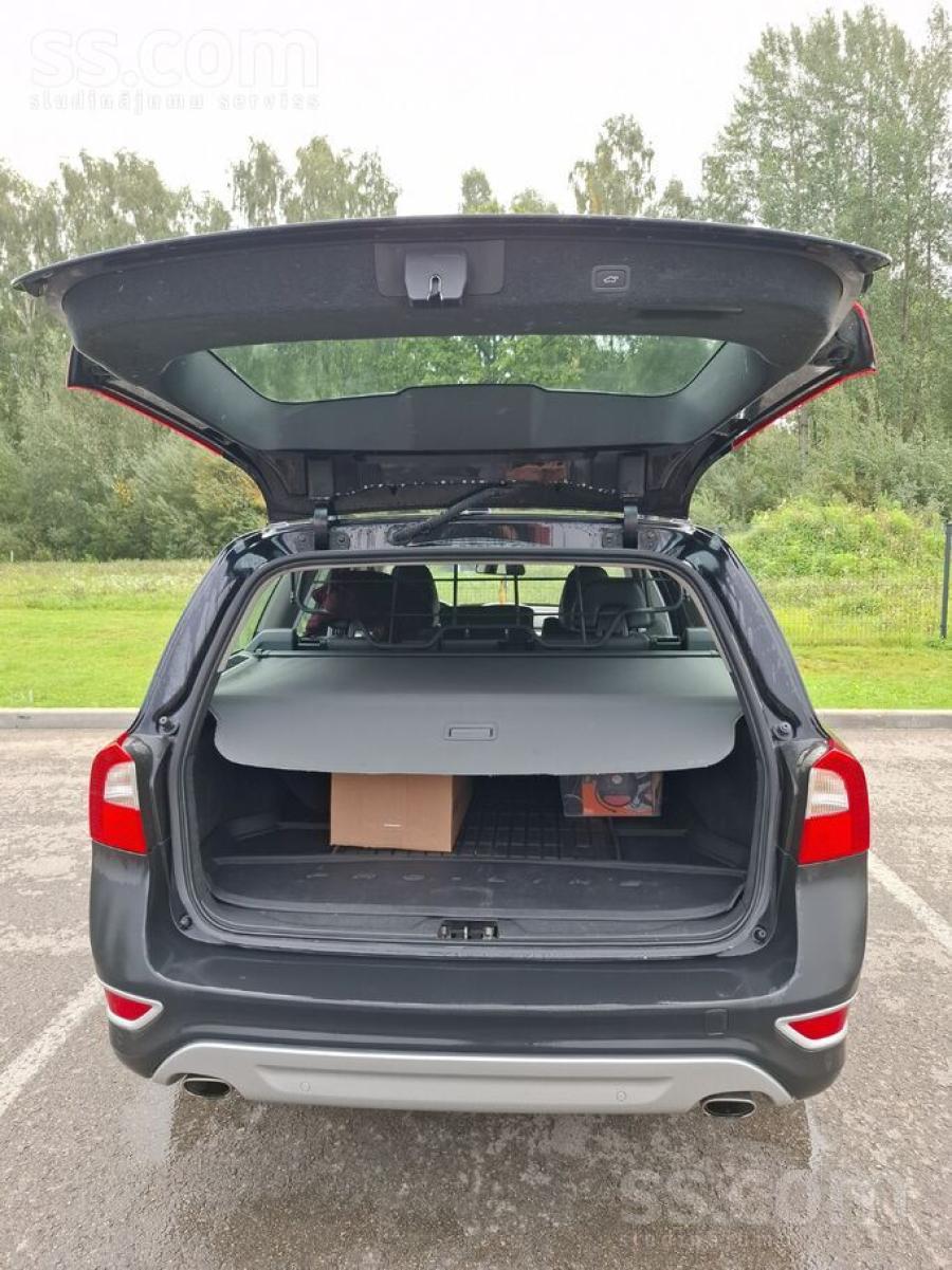 Melns Volvo XC70 2013 Aizkraukle, ar dzinēja tilpumu 2.40 L un nobraukumu 305 tūkst. km par 9300 €, foto 7 vietnē AUTOMOTO.COM.LV