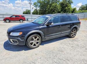 Black Volvo XC70 2013 in Siauliai, with an engine capacity of 2.95 L and mileage of 320 thousand km for 5900 €, photo  on AUTOMOTO.COM.LV