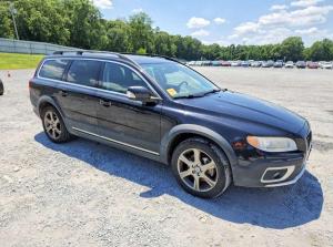 Black Volvo XC70 2013 in Siauliai, with an engine capacity of 2.95 L and mileage of 320 thousand km for 5900 €, photo 5 on AUTOMOTO.COM.LV