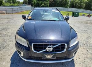 Black Volvo XC70 2013 in Siauliai, with an engine capacity of 2.95 L and mileage of 320 thousand km for 5900 €, photo 6 on AUTOMOTO.COM.LV