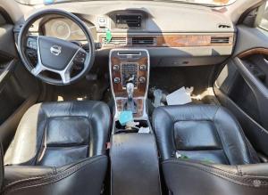 Black Volvo XC70 2013 in Siauliai, with an engine capacity of 2.95 L and mileage of 320 thousand km for 5900 €, photo 8 on AUTOMOTO.COM.LV