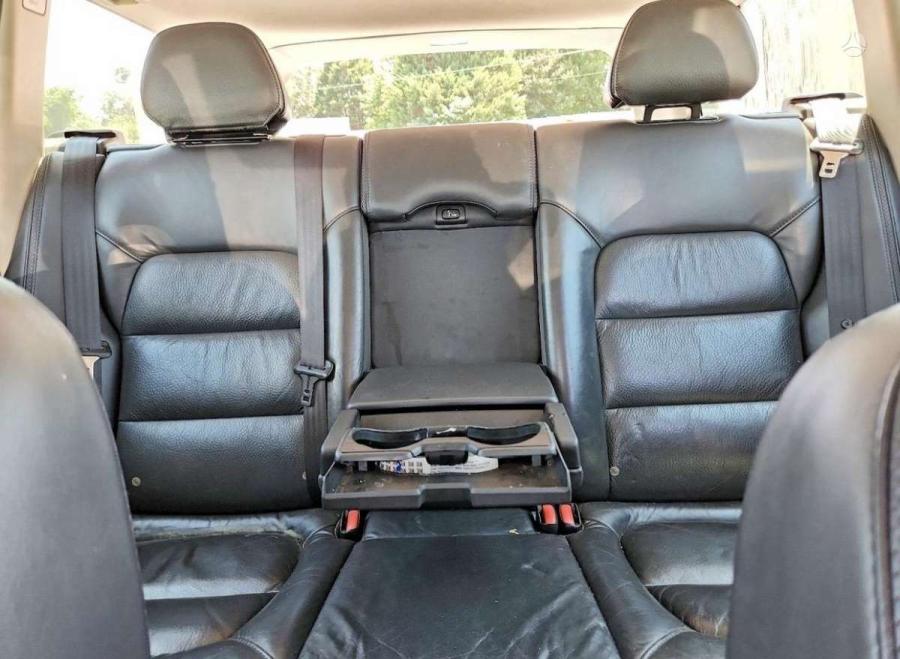 Black Volvo XC70 2013 in Siauliai, with an engine capacity of 2.95 L and mileage of 320 thousand km for 5900 €, photo 10 on AUTOMOTO.COM.LV