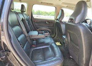 Black Volvo XC70 2013 in Siauliai, with an engine capacity of 2.95 L and mileage of 320 thousand km for 5900 €, photo 11 on AUTOMOTO.COM.LV