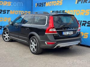 Black Volvo XC70 2013 in Riga, with an engine capacity of 2.40 L and mileage of 319 thousand km for 10650 €, photo 3 on AUTOMOTO.COM.LV