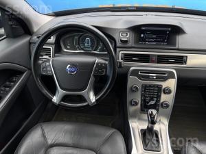 Black Volvo XC70 2013 in Riga, with an engine capacity of 2.40 L and mileage of 319 thousand km for 10650 €, photo 8 on AUTOMOTO.COM.LV