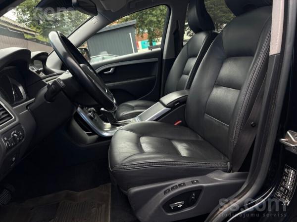 Melns Volvo XC70 2013 Rīga, ar dzinēja tilpumu 2.40 L un nobraukumu 319 tūkst. km par 10650 €, foto 9 vietnē AUTOMOTO.COM.LV