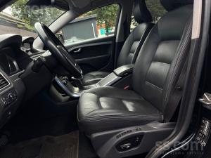 Black Volvo XC70 2013 in Riga, with an engine capacity of 2.40 L and mileage of 319 thousand km for 10650 €, photo 9 on AUTOMOTO.COM.LV