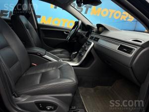 Black Volvo XC70 2013 in Riga, with an engine capacity of 2.40 L and mileage of 319 thousand km for 10650 €, photo 12 on AUTOMOTO.COM.LV