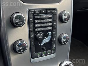 Black Volvo XC70 2013 in Riga, with an engine capacity of 2.40 L and mileage of 319 thousand km for 10650 €, photo 13 on AUTOMOTO.COM.LV