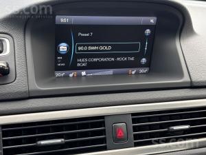 Black Volvo XC70 2013 in Riga, with an engine capacity of 2.40 L and mileage of 319 thousand km for 10650 €, photo 16 on AUTOMOTO.COM.LV