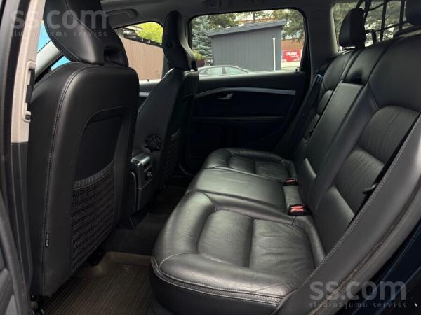 Melns Volvo XC70 2013 Rīga, ar dzinēja tilpumu 2.40 L un nobraukumu 319 tūkst. km par 10650 €, foto 10 vietnē AUTOMOTO.COM.LV