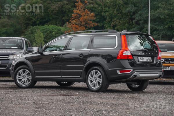 Volvo XC70 2013 in Riga on AUTOMOTO.COM.LV Black Volvo XC70 2013 in Riga, with an engine capacity of 2.40 L and mileage of 305 thousand km for 7990 €, photo 4 on AUTOMOTO.COM.LV