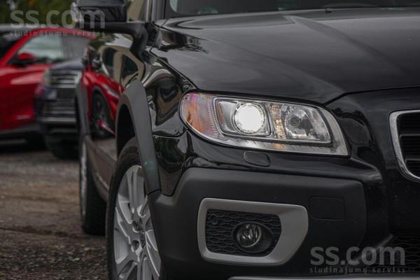 Volvo XC70 2013 in Riga on AUTOMOTO.COM.LV Black Volvo XC70 2013 in Riga, with an engine capacity of 2.40 L and mileage of 305 thousand km for 7990 €, photo 6 on AUTOMOTO.COM.LV