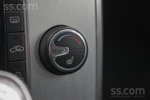 Melns Volvo XC70 2013 Rīga, ar dzinēja tilpumu 2.40 L un nobraukumu 305 tūkst. km par 7990 €, foto 18 vietnē AUTOMOTO.COM.LV