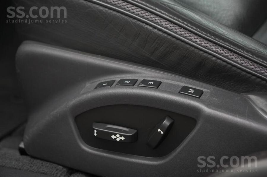 Melns Volvo XC70 2013 Rīga, ar dzinēja tilpumu 2.40 L un nobraukumu 305 tūkst. km par 7990 €, foto 20 vietnē AUTOMOTO.COM.LV