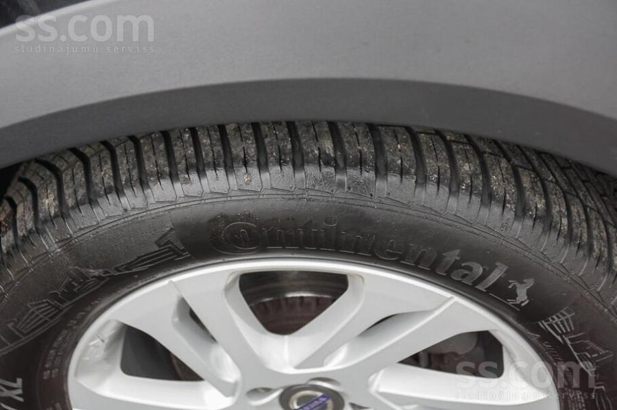 Melns Volvo XC70 2013 Rīga, ar dzinēja tilpumu 2.40 L un nobraukumu 305 tūkst. km par 7990 €, foto 25 vietnē AUTOMOTO.COM.LV