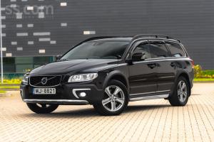 Black Volvo XC70 2013 in Jelgava, with an engine capacity of 2.40 L and mileage of 267 thousand km for 9700 €, photo 3 on AUTOMOTO.COM.LV
