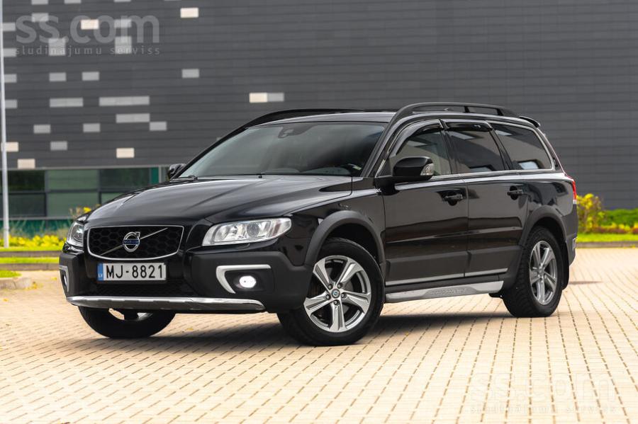 Black Volvo XC70 2013 in Jelgava, with an engine capacity of 2.40 L and mileage of 267 thousand km for 9700 €, photo 3 on AUTOMOTO.COM.LV