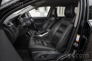 Black Volvo XC70 2013 in Jelgava, with an engine capacity of 2.40 L and mileage of 267 thousand km for 9700 €, photo 7 on AUTOMOTO.COM.LV