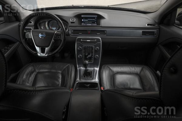 Volvo XC70 2013 in Jelgava on AUTOMOTO.COM.LV Black Volvo XC70 2013 in Jelgava, with an engine capacity of 2.40 L and mileage of 267 thousand km for 9700 ā¬, photo 9 on AUTOMOTO.COM.LV