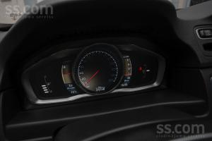 Black Volvo XC70 2013 in Jelgava, with an engine capacity of 2.40 L and mileage of 267 thousand km for 9700 €, photo 12 on AUTOMOTO.COM.LV