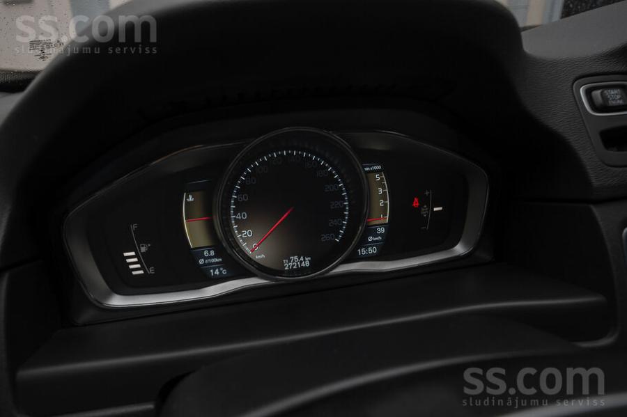 Black Volvo XC70 2013 in Jelgava, with an engine capacity of 2.40 L and mileage of 267 thousand km for 9700 €, photo 12 on AUTOMOTO.COM.LV