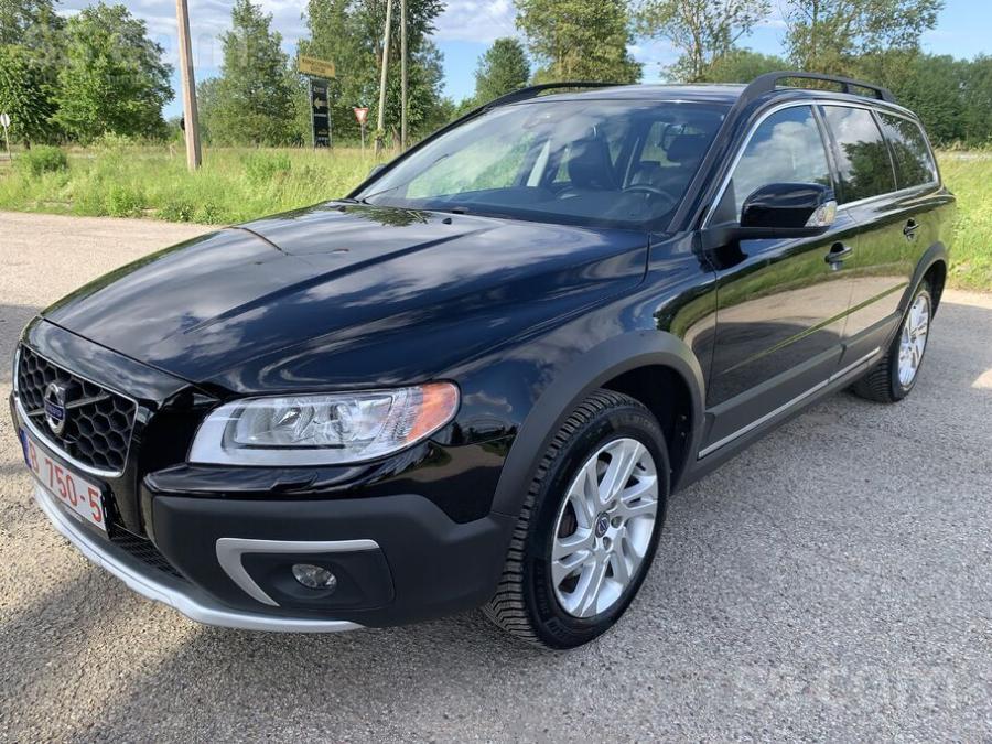 Black Volvo XC70 2014 in Ogre, with an engine capacity of 2.40 L and mileage of 274 thousand km for 12770 €, photo 3 on AUTOMOTO.COM.LV