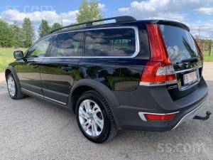 Black Volvo XC70 2014 in Ogre, with an engine capacity of 2.40 L and mileage of 274 thousand km for 12770 €, photo 5 on AUTOMOTO.COM.LV