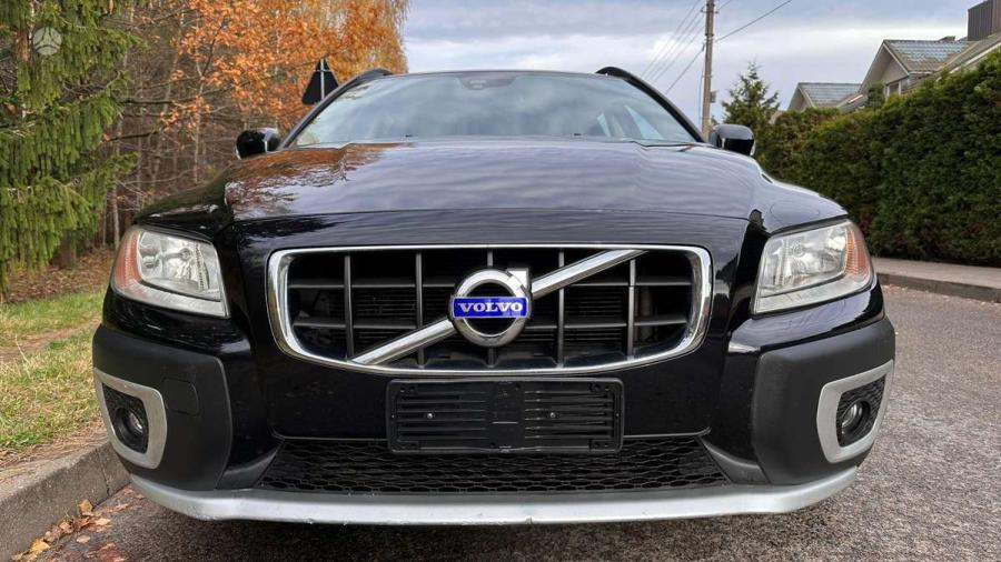 Melns Volvo XC70 2014 Viļņa, ar dzinēja tilpumu 2.40 L un nobraukumu 256 tūkst. km par 8090 €, foto 2 vietnē AUTOMOTO.COM.LV