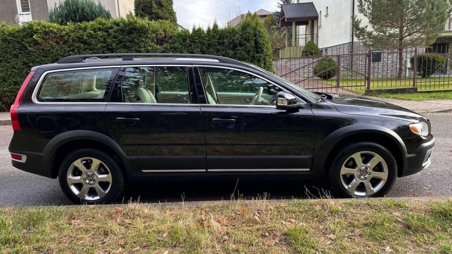 Melns Volvo XC70 2014 Viļņa, ar dzinēja tilpumu 2.40 L un nobraukumu 256 tūkst. km par 8090 €, foto 5 vietnē AUTOMOTO.COM.LV