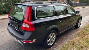 Melns Volvo XC70 2014 Viļņa, ar dzinēja tilpumu 2.40 L un nobraukumu 256 tūkst. km par 8090 €, foto 6 vietnē AUTOMOTO.COM.LV