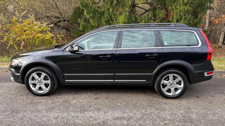 Melns Volvo XC70 2014 Viļņa, ar dzinēja tilpumu 2.40 L un nobraukumu 256 tūkst. km par 8090 €, foto 9 vietnē AUTOMOTO.COM.LV
