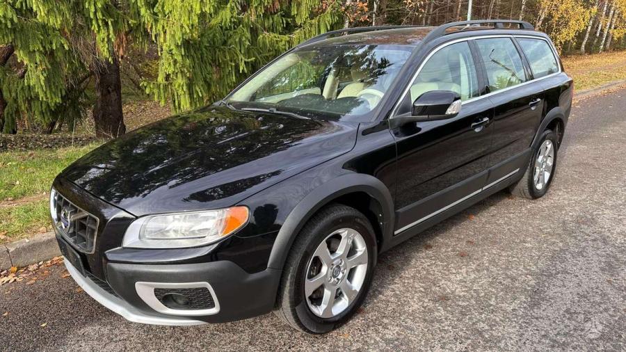 Melns Volvo XC70 2014 Viļņa, ar dzinēja tilpumu 2.40 L un nobraukumu 256 tūkst. km par 8090 €, foto 10 vietnē AUTOMOTO.COM.LV
