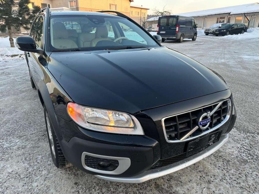 Melns Volvo XC70 2014 Viļņa, ar dzinēja tilpumu 2.40 L un nobraukumu 256 tūkst. km par 8350 €, foto 1 vietnē AUTOMOTO.COM.LV