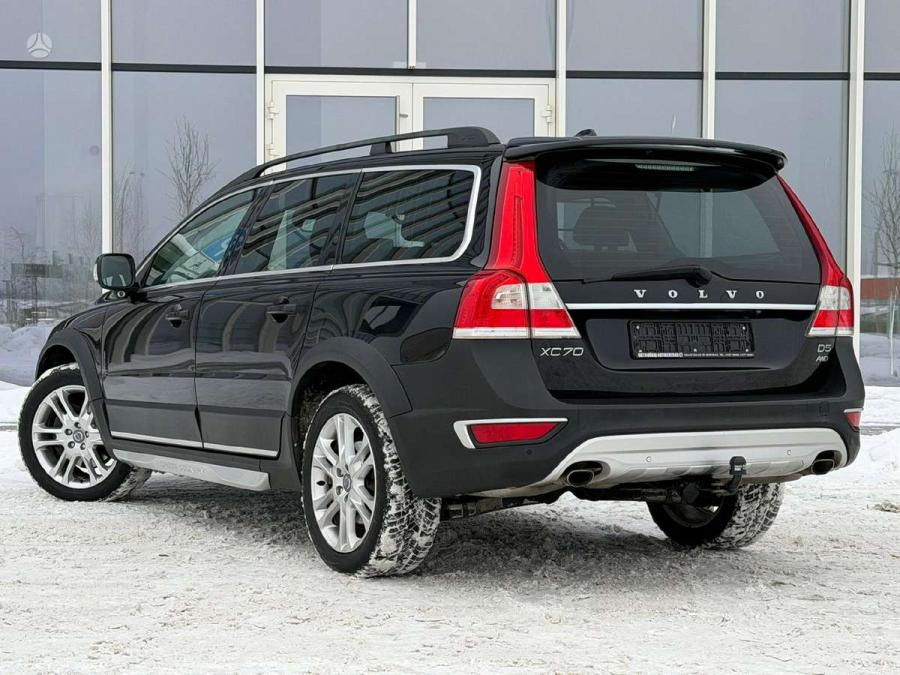 Melns Volvo XC70 2014 Viļņa, ar dzinēja tilpumu 2.40 L un nobraukumu 258 tūkst. km par 15500 €, foto 5 vietnē AUTOMOTO.COM.LV